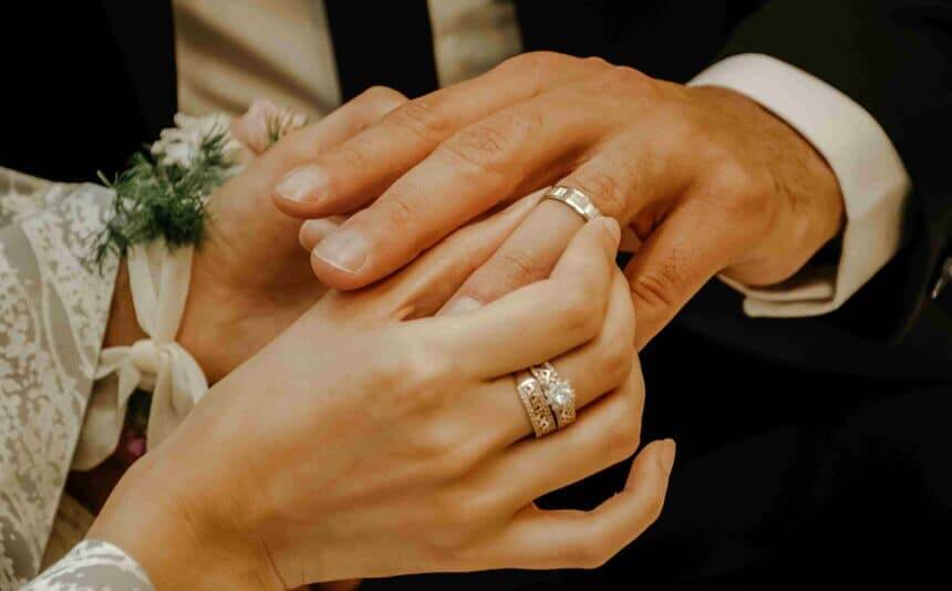 A guide on how to choose your wedding rings - The Bridal Buzz