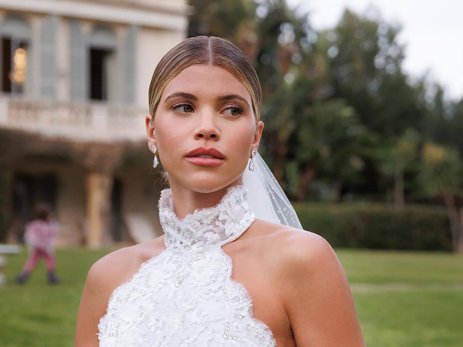 Natural Wedding Make-Up Must Haves for Brides - The Bridal Buzz